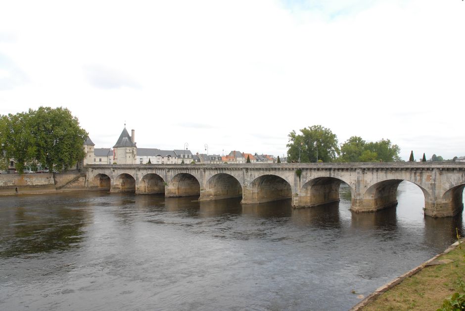 Pont Henri IV de Châtellerault - La Vienne le département